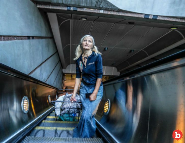 Los Angeles Homeless Woman Stuns World With Opera Singing Video